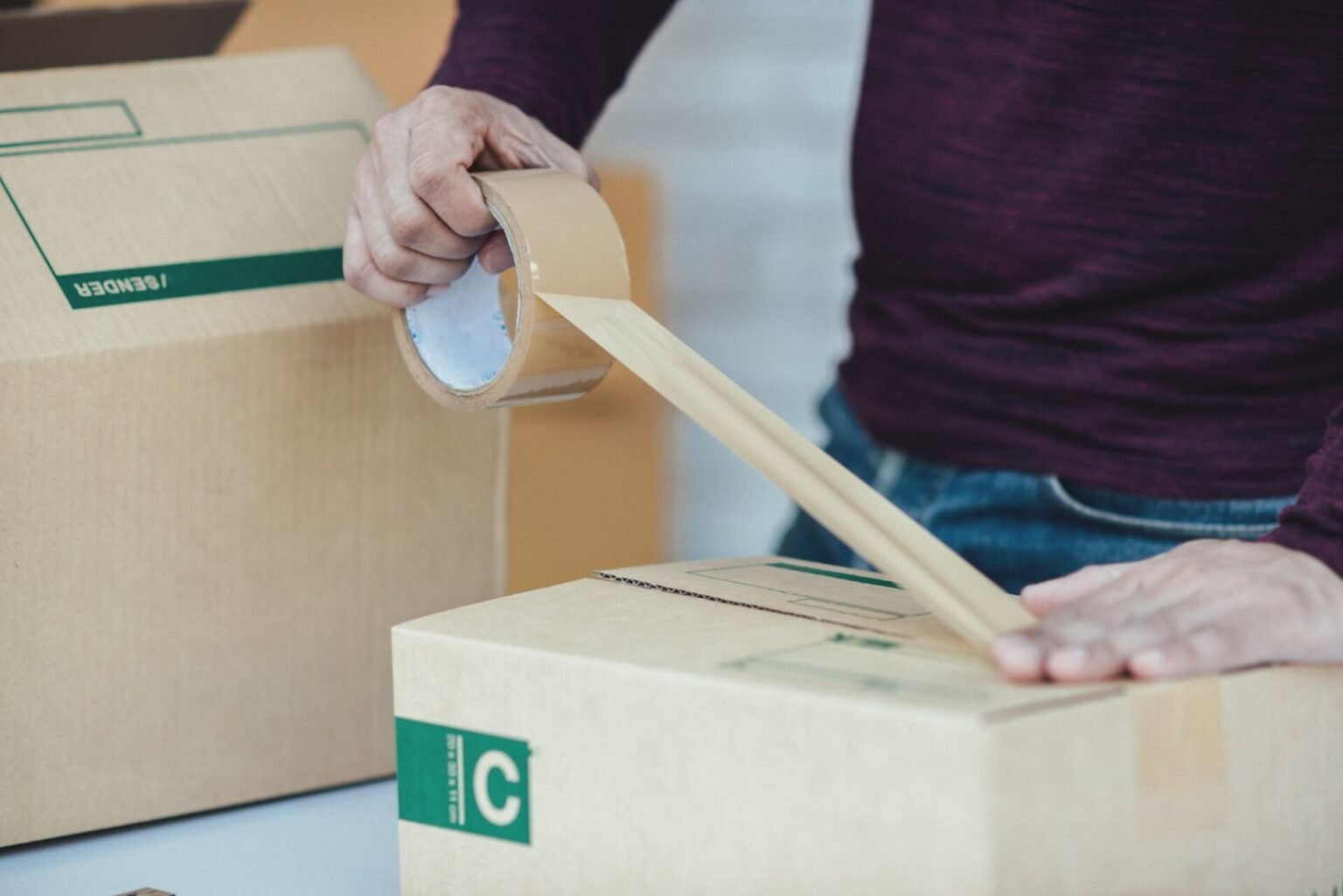 How To Fold Custom Cardboard Boxes? (7 Easy Steps)